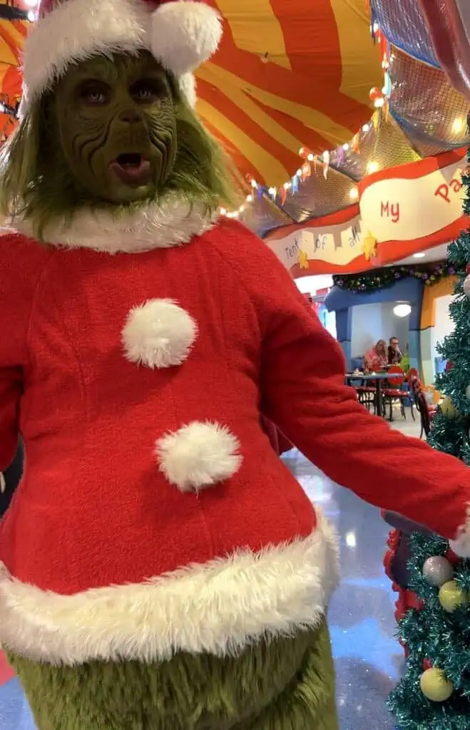 Breakfast with The Grinch-Universal Orlando – Obligatory Traveler